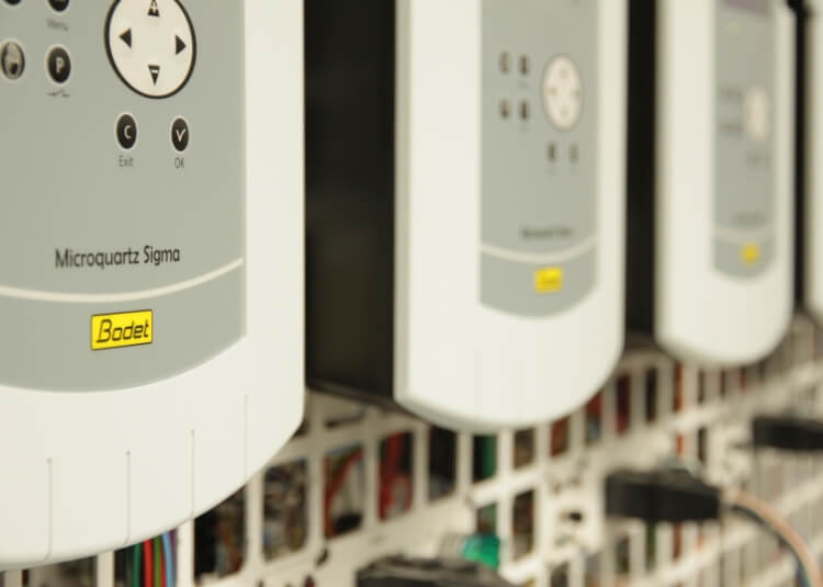 Innovative digital and analogue clock systems for businesses